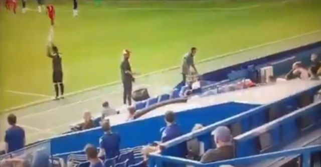 (Video) Klopp kicks off on Liverpool bench for celebrating Chelsea ...