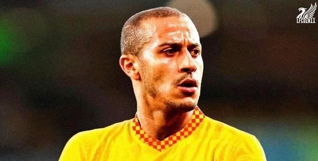 (Image) Liverpool's new yellow third kit looks better on Thiago