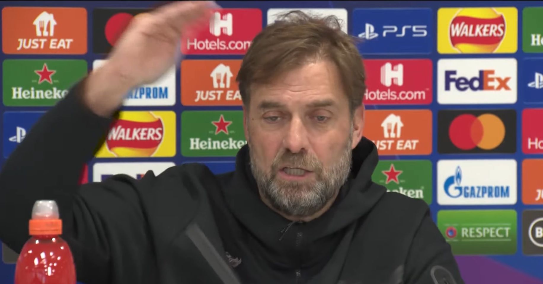 (Video) Klopp tears into Carl Markham over unfair question