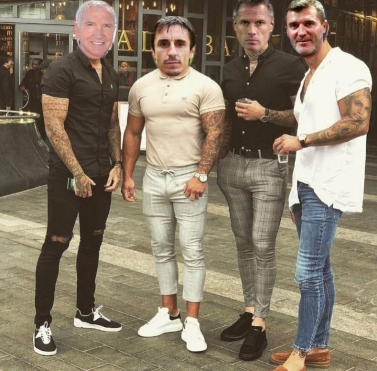 Jamie Carragher tweets hilarious image ahead of Liverpool v Man United