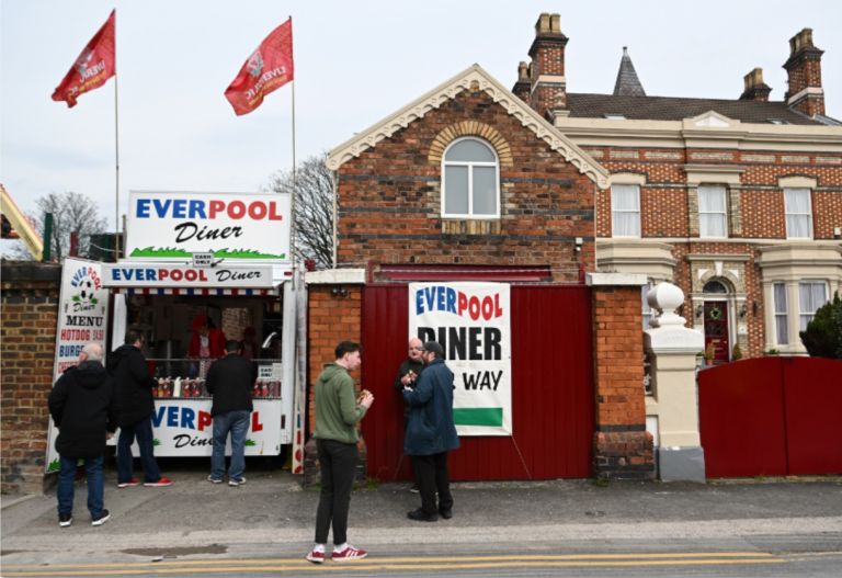 Jurrien Timber's girlfriend is reportedly looking for a house in Liverpool