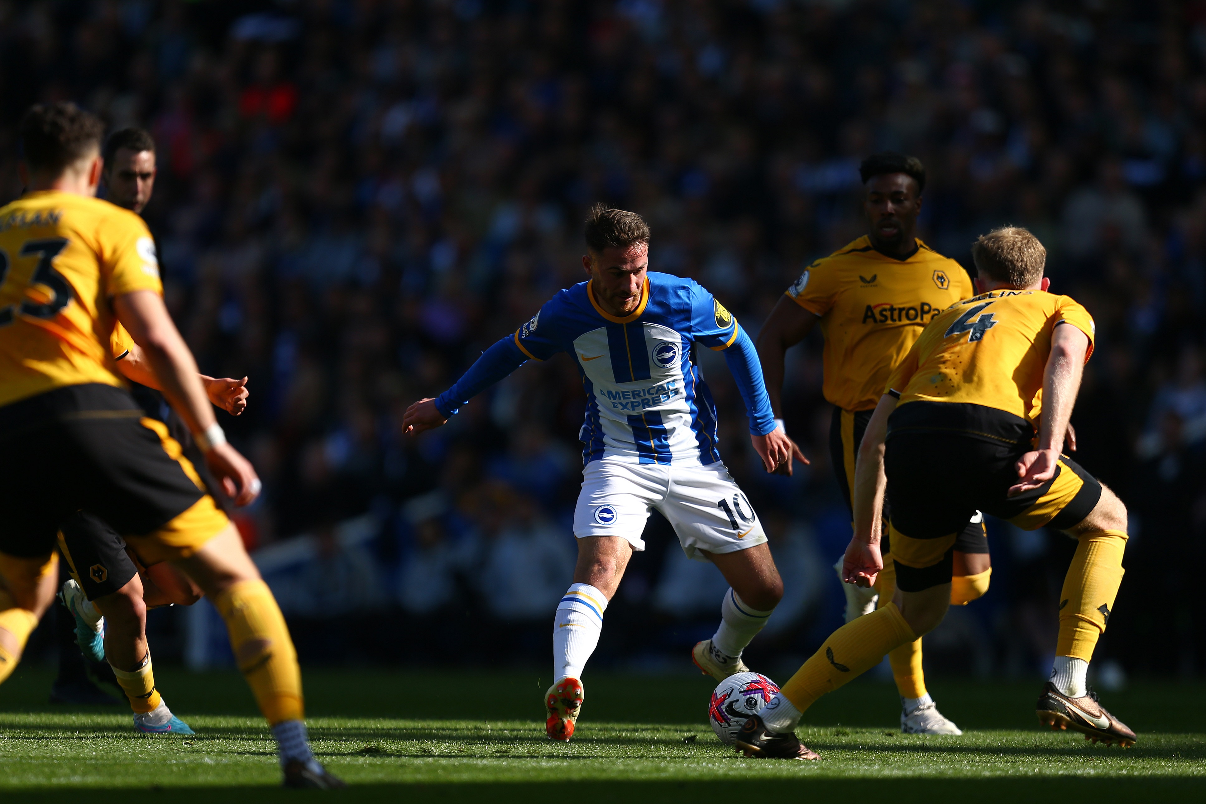 'Liverpool frontrunners' for midfielder's signature; Jacobs confirms story