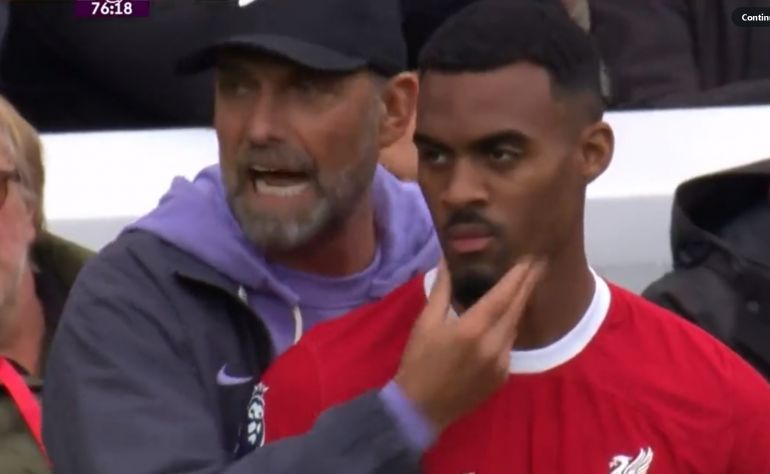 Gravenberch's hilarious reaction to Klopp stroking his goatee v West Ham
