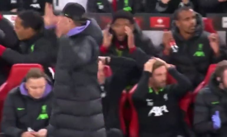 Watch how Liverpool bench reacted to Nunez's shocking sitter miss