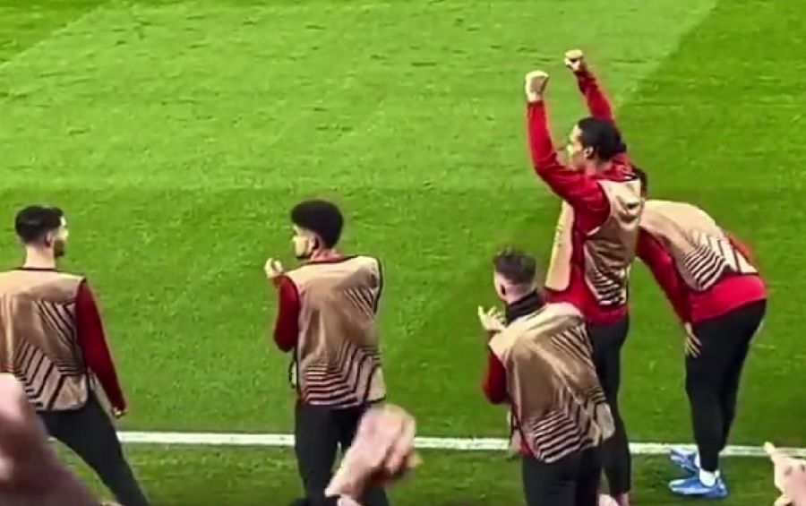 What Liverpool bench were spotted doing immediately after Nunez's goal