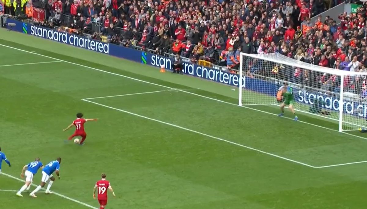 (Video) Salah smashes spot kick past Pickford to give Liverpool derby lead