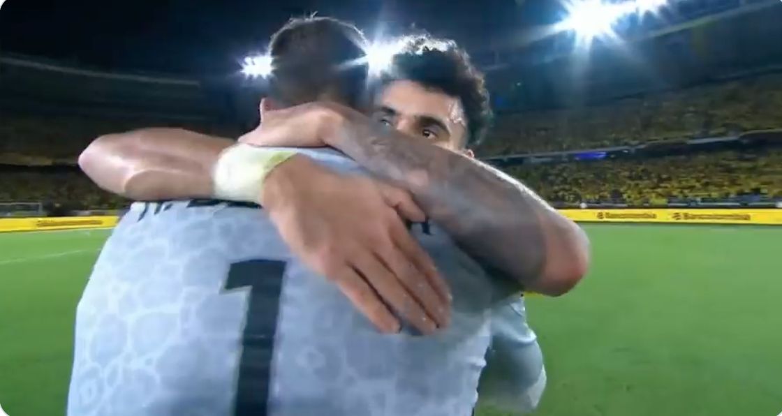 (Video) Alisson and Diaz share beautiful moment following full-time whistle