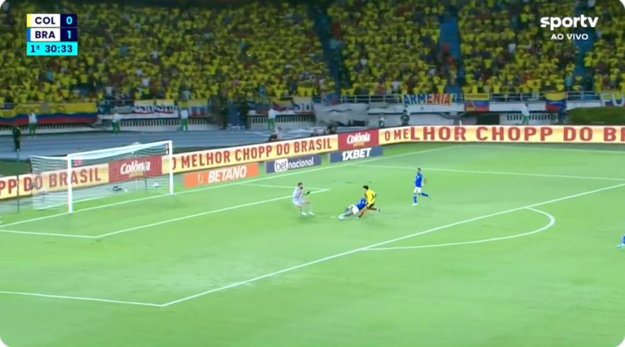 (Video) Liverpool-linked Andre defends superbly to deny Luis Diaz