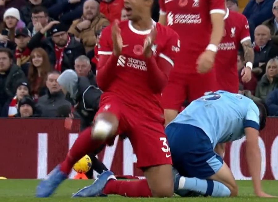 (Video) Joel Matip simply couldn't believe how he was booked v Brentford