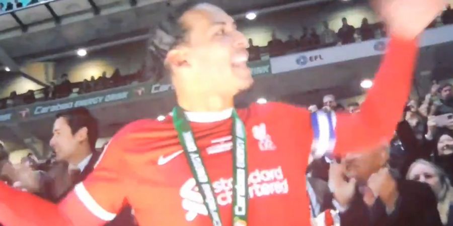 The one-word instruction that Van Dijk gave whole squad before trophy lift
