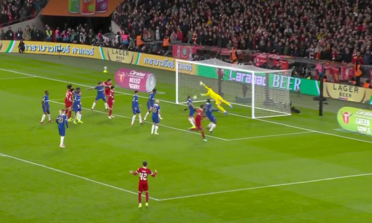 Virgil van Dijk scores heroic winner v Chelsea in Carabao Cup final