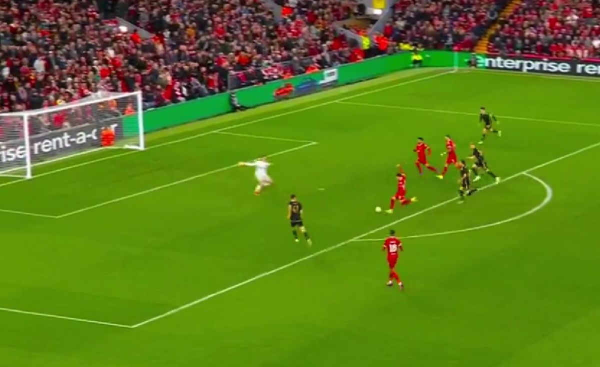 (Video) Sparta in chaos: Watch Bobby Clark's effortlessly cool LFC goal