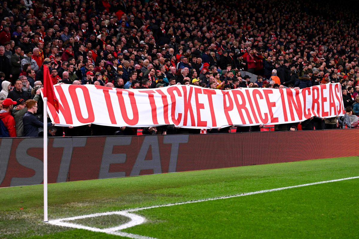 Robertson spots Liverpool crowd's telling behaviour during Palace defeat