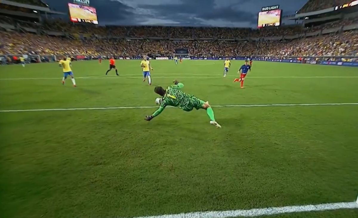 (Video) Alisson pulls off jaw-dropping save to thwart Christian Pulisic