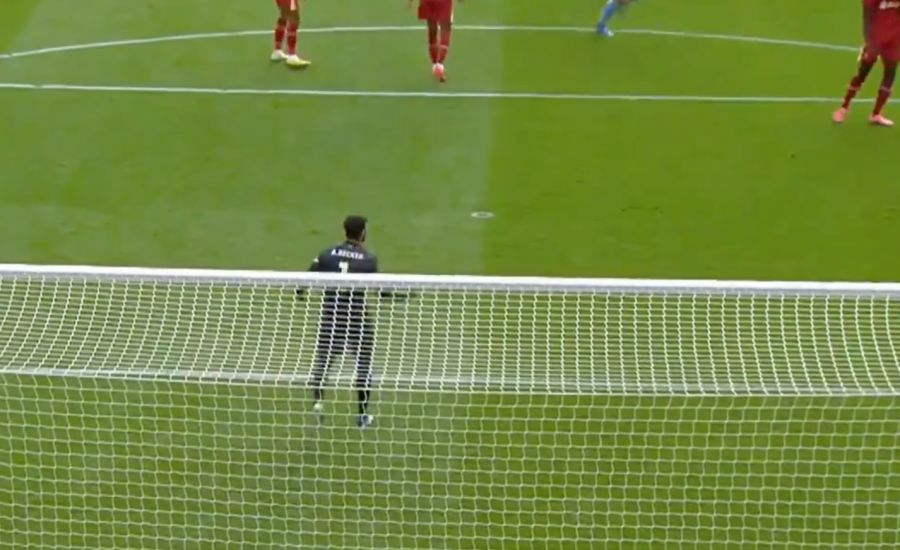 (Video) Alisson rages at one Liverpool player over Hudson-Odoi goal