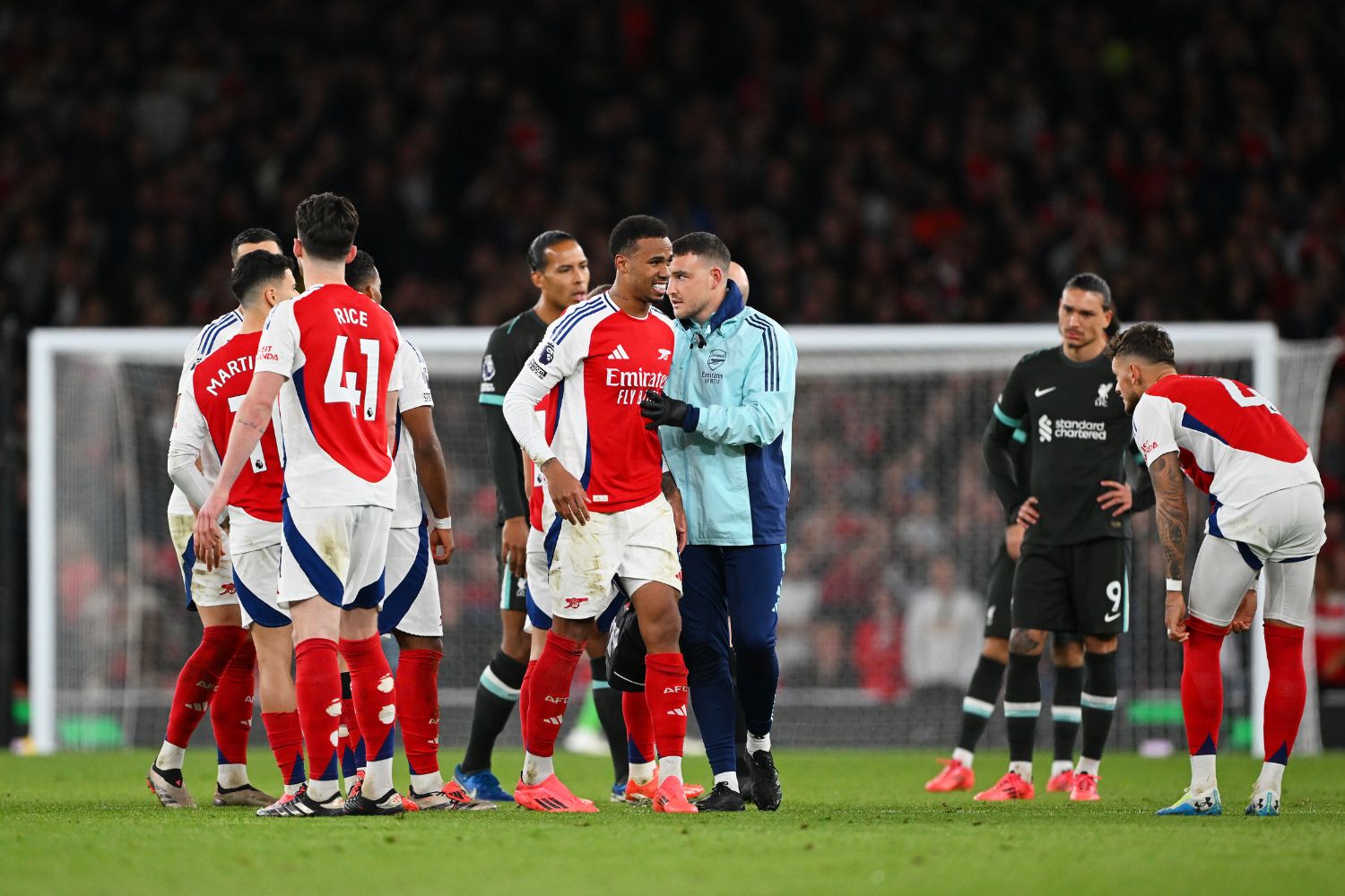 Gabriel awarded a free kick for baffling Darwin Nunez 'tackle' at Arsenal