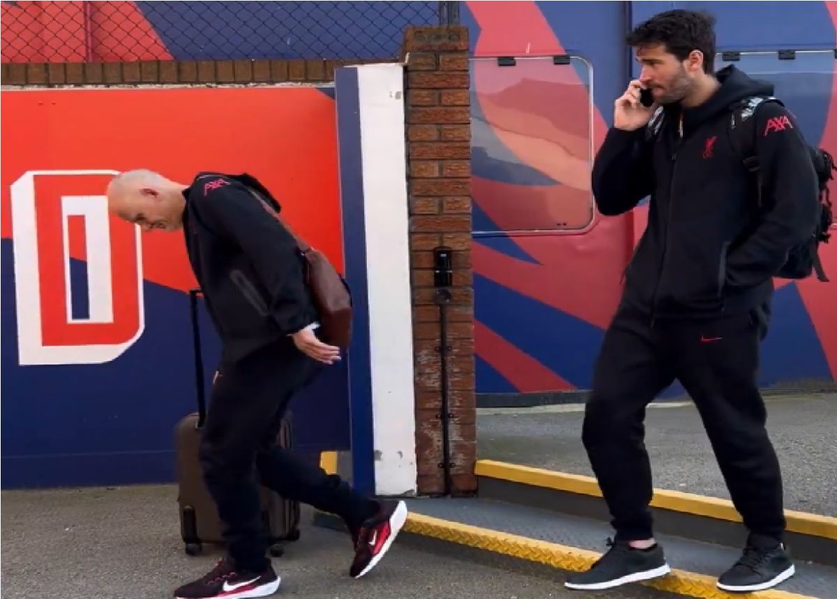 (Video) Alisson seen limping after Palace win as Liverpool face nervous ...