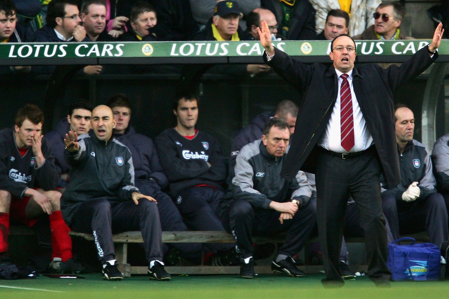 Rafa Benitez accused of 'coldness' by ex-Red David Raven