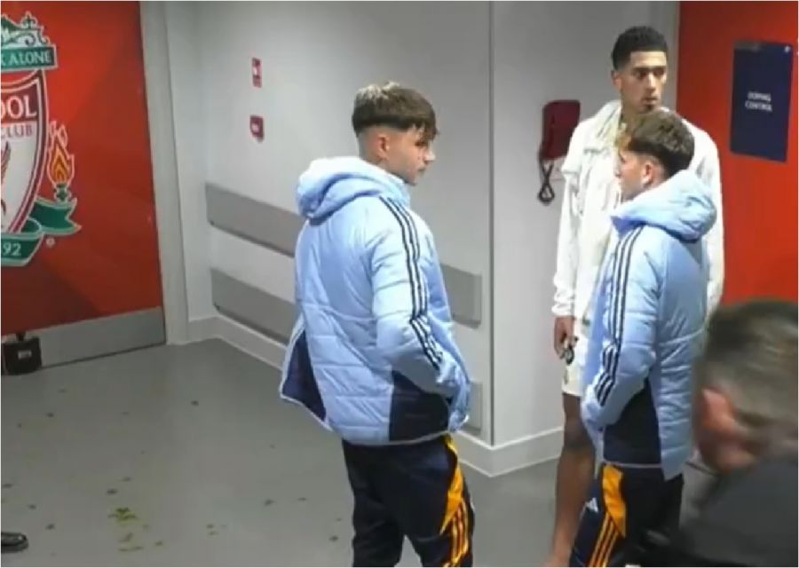 (Video) Bellingham loitered with intent outside Liverpool dressing room