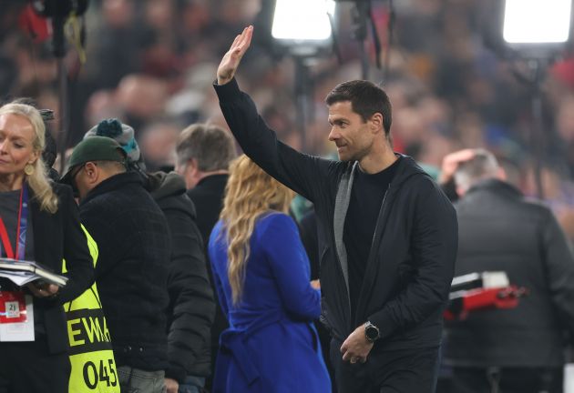 (Video) Xabi Alonso soaks up Liverpool fans' appreciation before kick-off