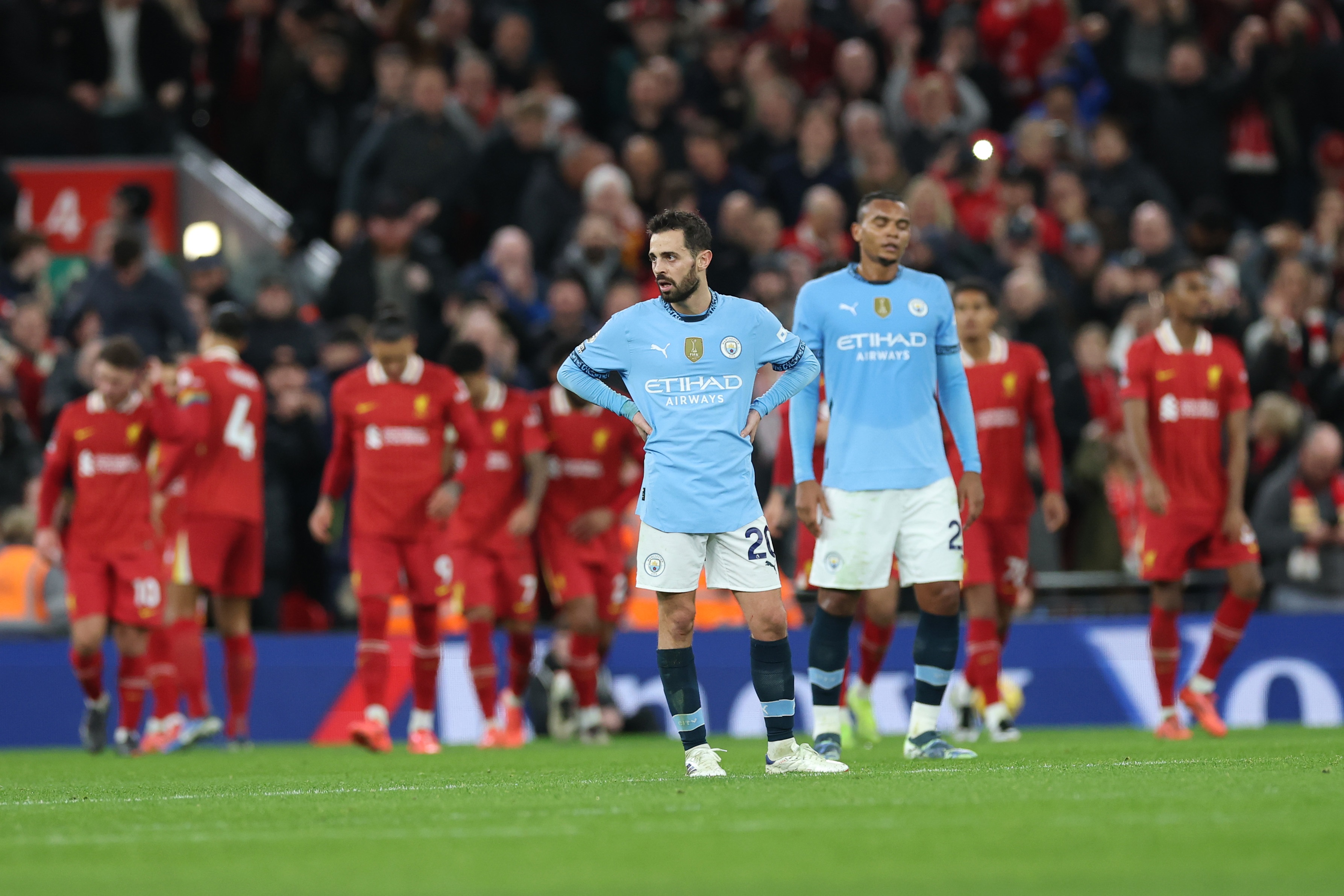 Enraged Mo Salah has Bernardo Silva backing away after bad tackle