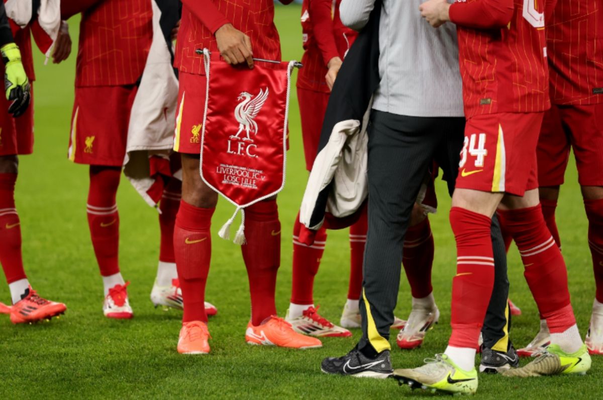 Alvin Ayman signs his first professional contract at Liverpool