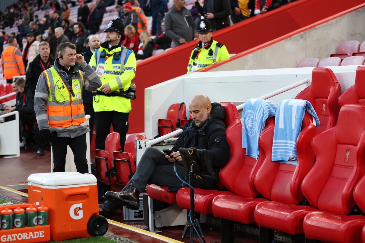 Crouch and Sidwell agree on Liverpool beating Man City this weekend