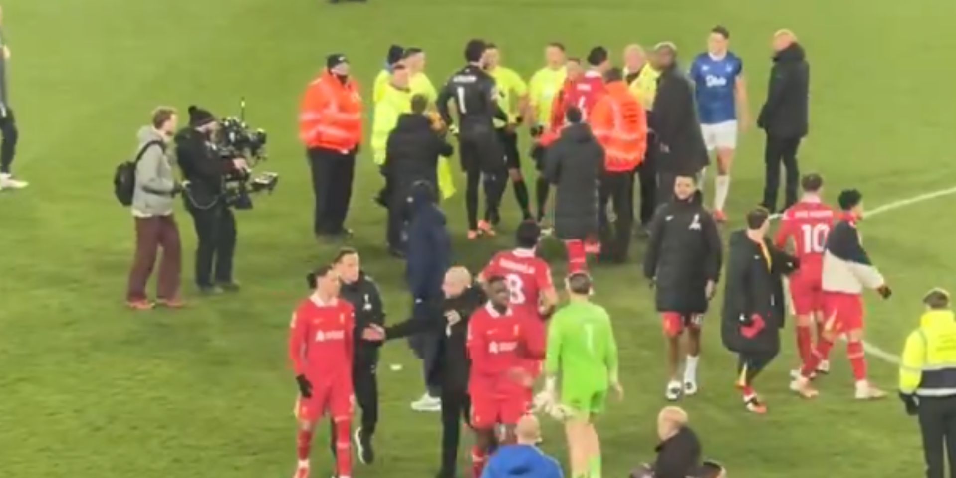 Cody Gakpo spotted limping after full time whistle in fresh injury concern