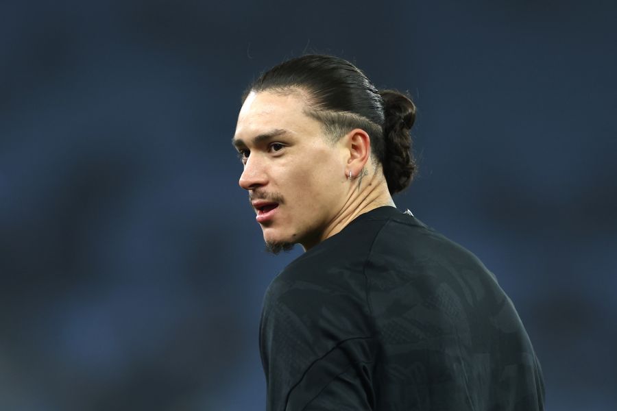 Chris Sutton slams Darwin Nunez over 'daft' kick at Kyle Walker-Peters