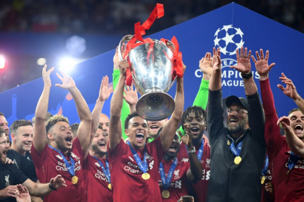 Carragher 'disappointed' about timing of Trent's impending Liverpool exit