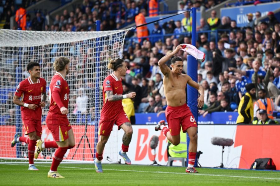 (Video) Liverpool fans boom out league-winning chant after Leicester win