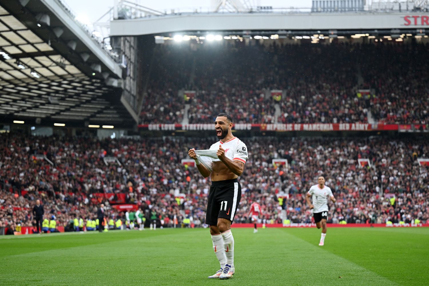 Mo Salah sends message after United beaten in Europa League final