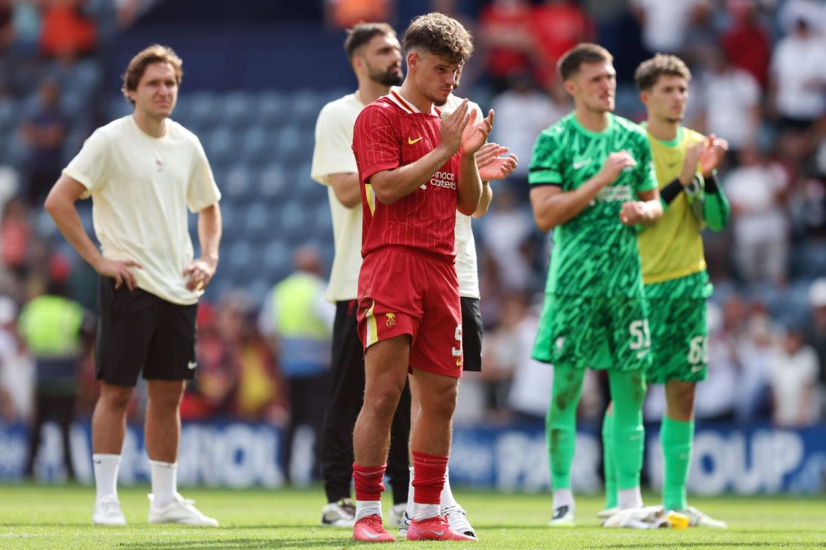 Milos Kerkez introduces himself to Liverpool fans with unexpected act