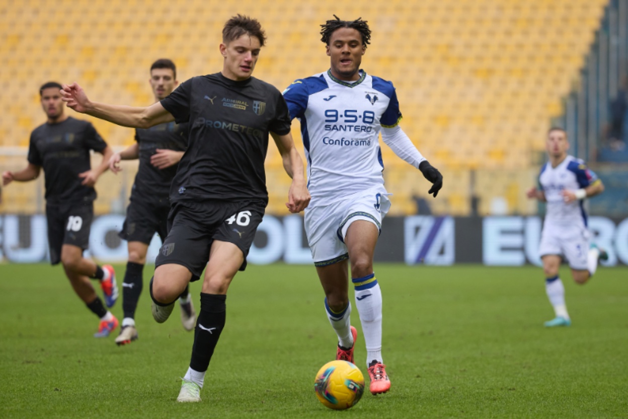 Arne Slot confirms Liverpool have 'agreed a deal' for Giovanni Leoni