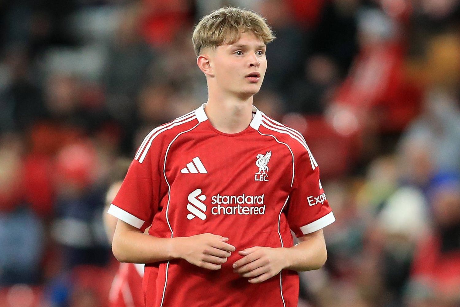 Liverpool striker Wright taken off on stretcher vs Atletico