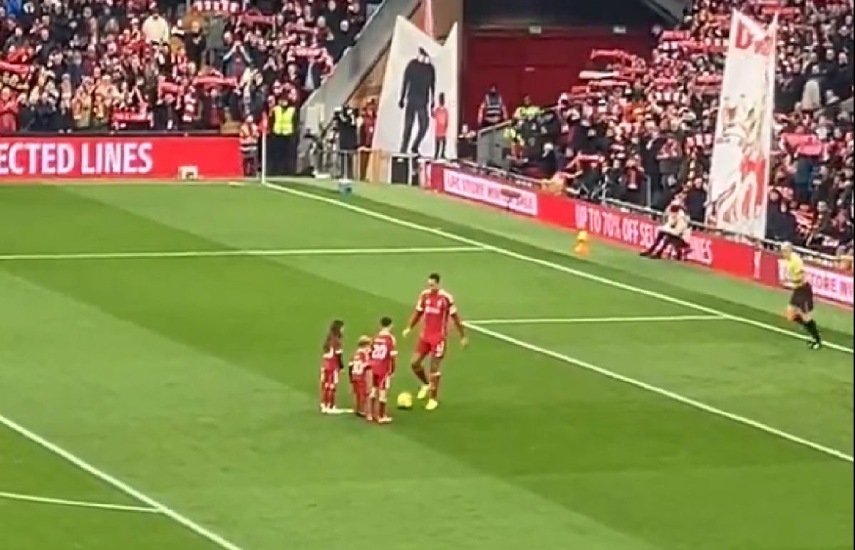 Virgil van Dijk shares adorable moment with Diogo Jota's kids